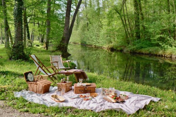 The French Country Picnic | My French Country Home Magazine