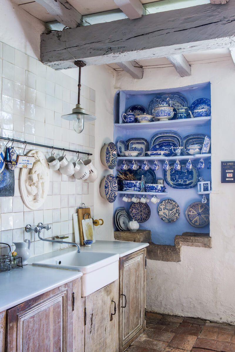 How to Use Porcelain to Decorate