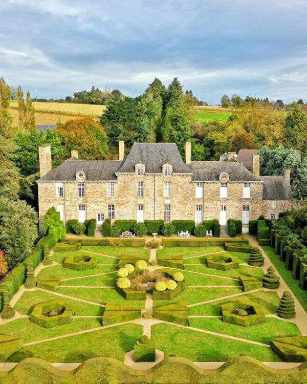 French Châteaux in Fall Foliage