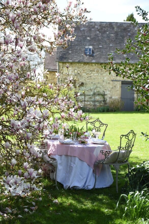 Effortless French Table Settings for Easter & Spring Gatherings